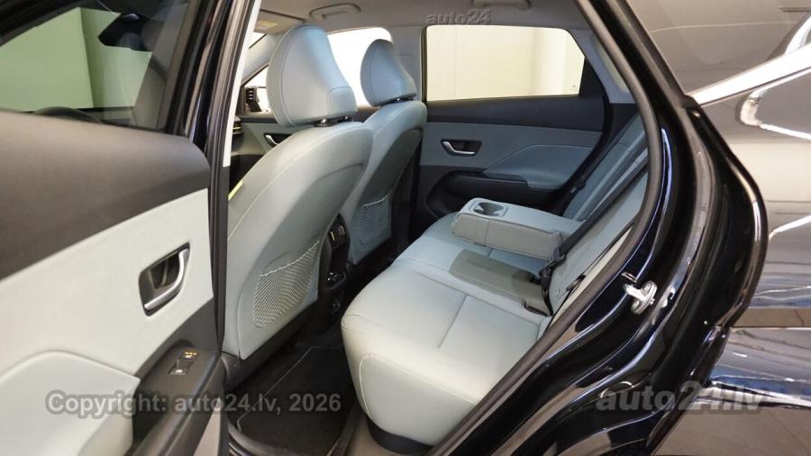 Melns Hyundai Kona 2023 Tallina, ar dzinēja tilpumu 0.00 L un nobraukumu 32 tūkst. km par 33900 €, foto 12 vietnē AUTOMOTO.COM.LV