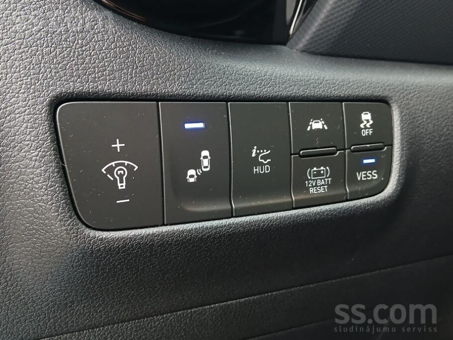 Zils Hyundai Kona 2020 Rīga, ar dzinēja tilpumu 1.60 L un nobraukumu 25 tūkst. km par 20500 €, foto 32 vietnē AUTOMOTO.COM.LV