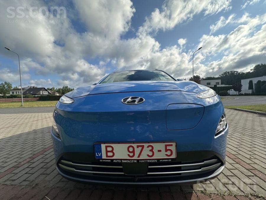 Blue Hyundai Kona 2021 in Riga, with an engine capacity of 0.00 L and mileage of 34 thousand km for 17800 €, photo 3 on AUTOMOTO.COM.LV