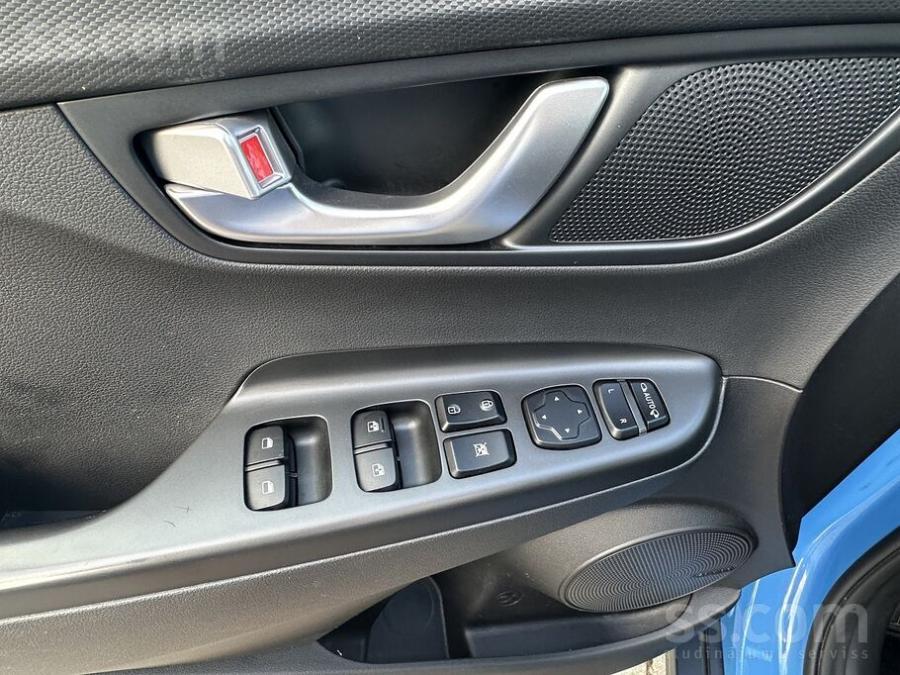 Blue Hyundai Kona 2021 in Riga, with an engine capacity of 0.00 L and mileage of 34 thousand km for 17800 €, photo 13 on AUTOMOTO.COM.LV