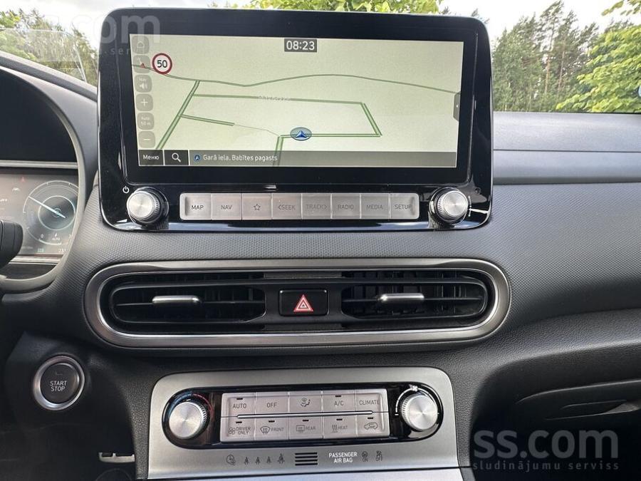 Blue Hyundai Kona 2021 in Riga, with an engine capacity of 0.00 L and mileage of 34 thousand km for 17800 €, photo 15 on AUTOMOTO.COM.LV
