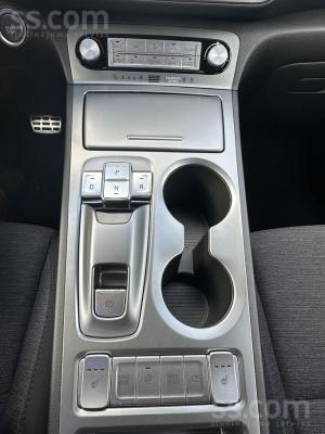 Blue Hyundai Kona 2021 in Riga, with an engine capacity of 0.00 L and mileage of 34 thousand km for 17800 €, photo 16 on AUTOMOTO.COM.LV