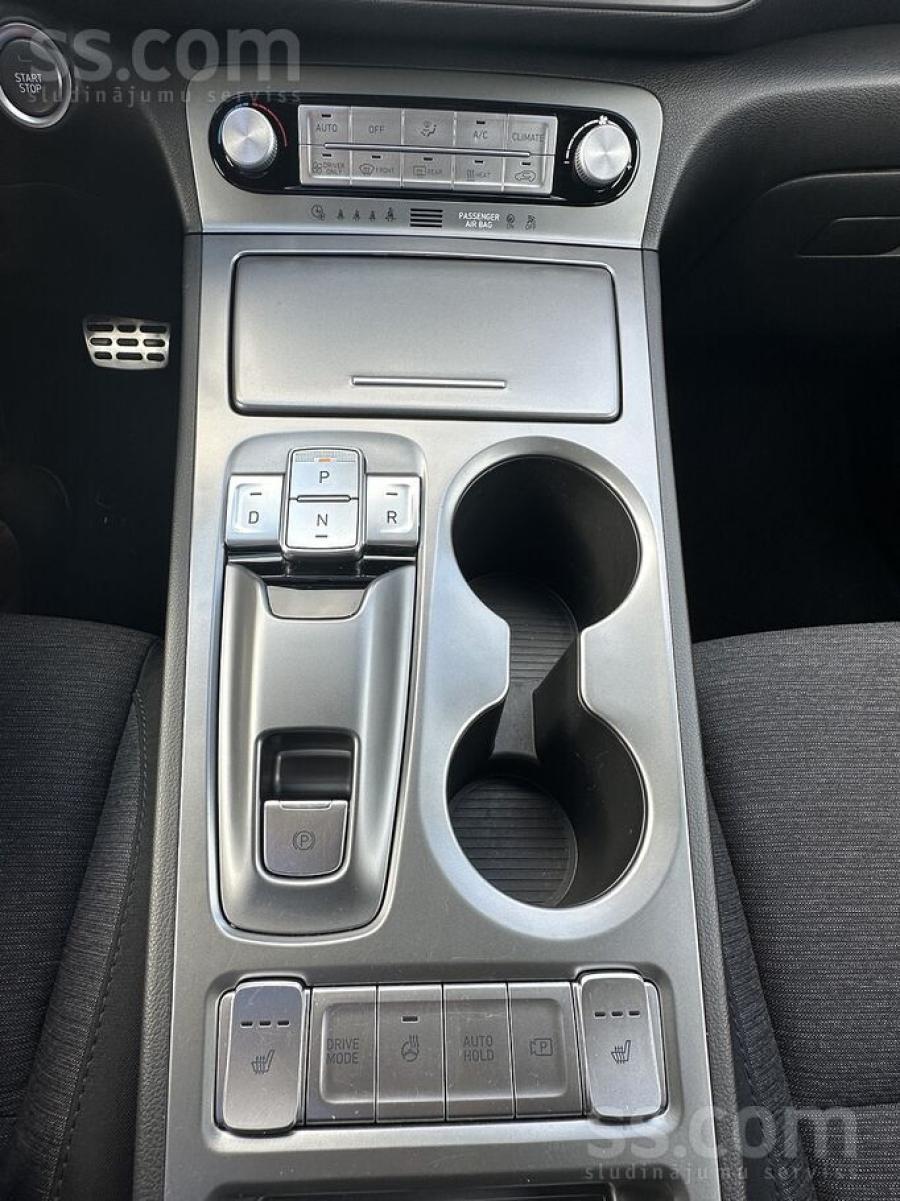 Blue Hyundai Kona 2021 in Riga, with an engine capacity of 0.00 L and mileage of 34 thousand km for 17800 €, photo 16 on AUTOMOTO.COM.LV