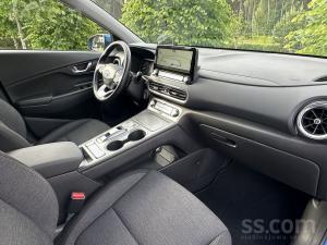 Blue Hyundai Kona 2021 in Riga, with an engine capacity of 0.00 L and mileage of 34 thousand km for 17800 €, photo 19 on AUTOMOTO.COM.LV