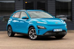 Blue Hyundai Kona 2021 in Jelgava, with an engine capacity of 0.10 L and mileage of 23 thousand km for 18950 €, photo  on AUTOMOTO.COM.LV