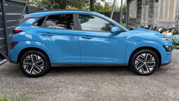 Blue Hyundai Kona 2021 in Jonava, with an engine capacity of 0.00 L and mileage of 76 thousand km for 9650 €, photo 5 on AUTOMOTO.COM.LV