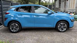Zils Hyundai Kona 2021 Jonava, ar dzinēja tilpumu 0.00 L un nobraukumu 76 tūkst. km par 9650 €, foto 5 vietnē AUTOMOTO.COM.LV