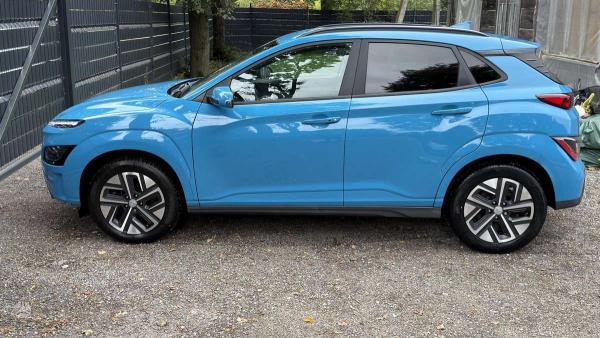 Blue Hyundai Kona 2021 in Jonava, with an engine capacity of 0.00 L and mileage of 76 thousand km for 9650 €, photo 9 on AUTOMOTO.COM.LV