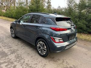 Blue Hyundai Kona 2022 in Kaunas, with an engine capacity of 0.00 L and mileage of 33 thousand km for 15900 €, photo 5 on AUTOMOTO.COM.LV