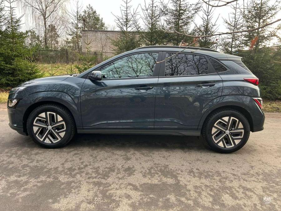 Blue Hyundai Kona 2022 in Kaunas, with an engine capacity of 0.00 L and mileage of 33 thousand km for 15900 €, photo 6 on AUTOMOTO.COM.LV