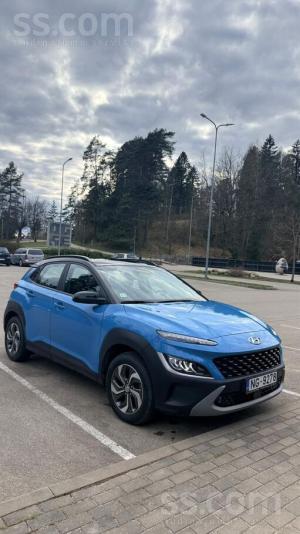 Blue Hyundai Kona 2022 in Ogre, with an engine capacity of 1.60 L and mileage of 45 thousand km for 15000 €, photo 4 on AUTOMOTO.COM.LV