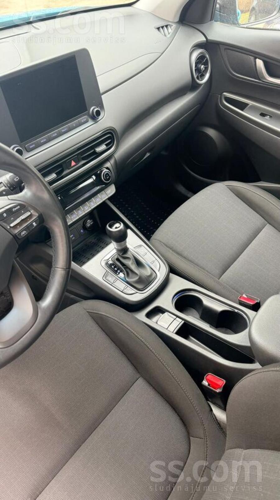 Blue Hyundai Kona 2022 in Ogre, with an engine capacity of 1.60 L and mileage of 45 thousand km for 15000 €, photo 6 on AUTOMOTO.COM.LV