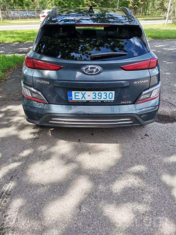 Blue Hyundai Kona 2022 in Riga, with an engine capacity of 0.00 L and mileage of 52 thousand km for 24990 €, photo 5 on AUTOMOTO.COM.LV