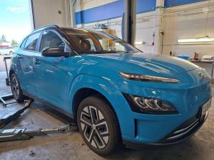 Zils Hyundai Kona 2022 Utena, ar dzinēja tilpumu 0.00 L un nobraukumu 110 tūkst. km par 12500 €, foto  vietnē AUTOMOTO.COM.LV
