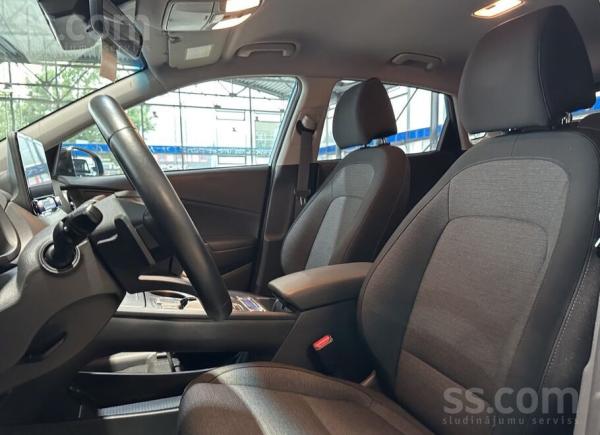 Hyundai Kona 2022 in Riga on AUTOMOTO.COM.LV Blue Hyundai Kona 2022 in Riga, with an engine capacity of 1.60 L and mileage of 36 thousand km for 18150 €, photo 7 on AUTOMOTO.COM.LV