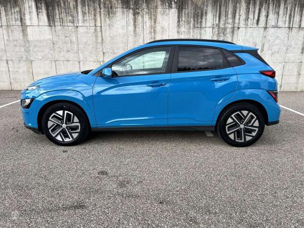 Hyundai Kona 2022 in Vilnius on AUTOMOTO.COM.LV Blue Hyundai Kona 2022 in Vilnius, with an engine capacity of 0.00 L and mileage of 41 thousand km for 18900 β¬, photo 10 on AUTOMOTO.COM.LV