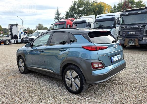 Blue Hyundai Kona 2019 in Riga, with an engine capacity of 1.00 L and mileage of 137 thousand km for 16900 €, photo 4 on AUTOMOTO.COM.LV