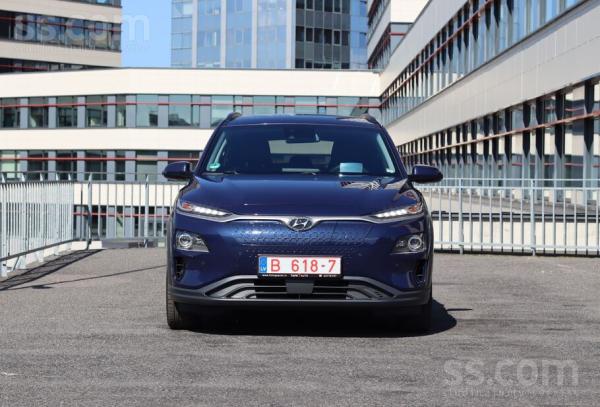 Blue Hyundai Kona 2020 in Riga, with an engine capacity of 1.60 L and mileage of 134 thousand km for 19980 €, photo 3 on AUTOMOTO.COM.LV