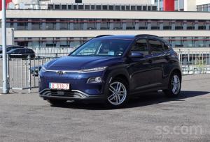 Blue Hyundai Kona 2020 in Riga, with an engine capacity of 1.60 L and mileage of 134 thousand km for 19980 €, photo 4 on AUTOMOTO.COM.LV