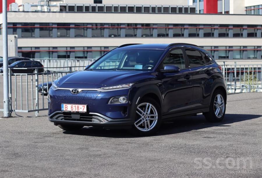 Blue Hyundai Kona 2020 in Riga, with an engine capacity of 1.60 L and mileage of 134 thousand km for 19980 €, photo 4 on AUTOMOTO.COM.LV