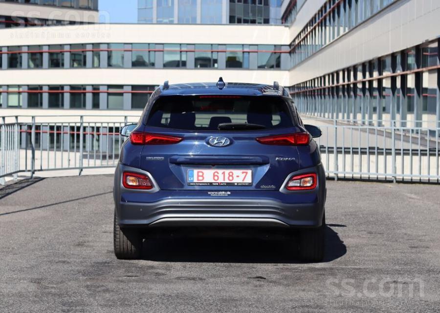 Blue Hyundai Kona 2020 in Riga, with an engine capacity of 1.60 L and mileage of 134 thousand km for 19980 €, photo 6 on AUTOMOTO.COM.LV