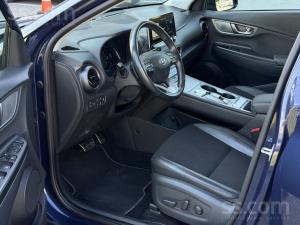 Blue Hyundai Kona 2020 in Riga, with an engine capacity of 1.60 L and mileage of 134 thousand km for 19980 €, photo 8 on AUTOMOTO.COM.LV