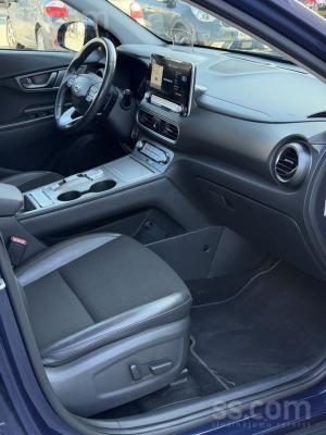 Blue Hyundai Kona 2020 in Riga, with an engine capacity of 1.60 L and mileage of 134 thousand km for 19980 €, photo 9 on AUTOMOTO.COM.LV