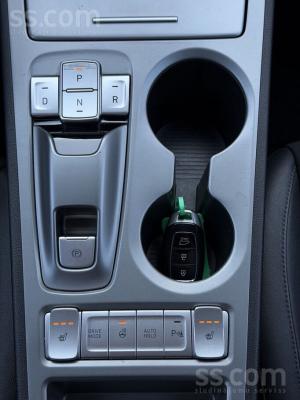 Blue Hyundai Kona 2020 in Riga, with an engine capacity of 1.60 L and mileage of 134 thousand km for 19980 €, photo 14 on AUTOMOTO.COM.LV