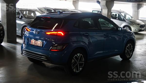 Zils Hyundai Kona 2021 Rīga, ar dzinēja tilpumu 0.00 L un nobraukumu 129 tūkst. km par 21950 €, foto 3 vietnē AUTOMOTO.COM.LV