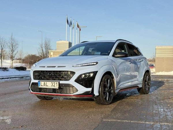 Zils Hyundai Kona 2022 Viļņa, ar dzinēja tilpumu 2.00 L un nobraukumu 52 tūkst. km par 32100 €, foto 1 vietnē AUTOMOTO.COM.LV
