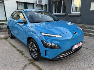 Zils Hyundai Kona 2022 Rīga, ar dzinēja tilpumu 1.00 L un nobraukumu 32 tūkst. km par 18450 €, foto  vietnē AUTOMOTO.COM.LV
