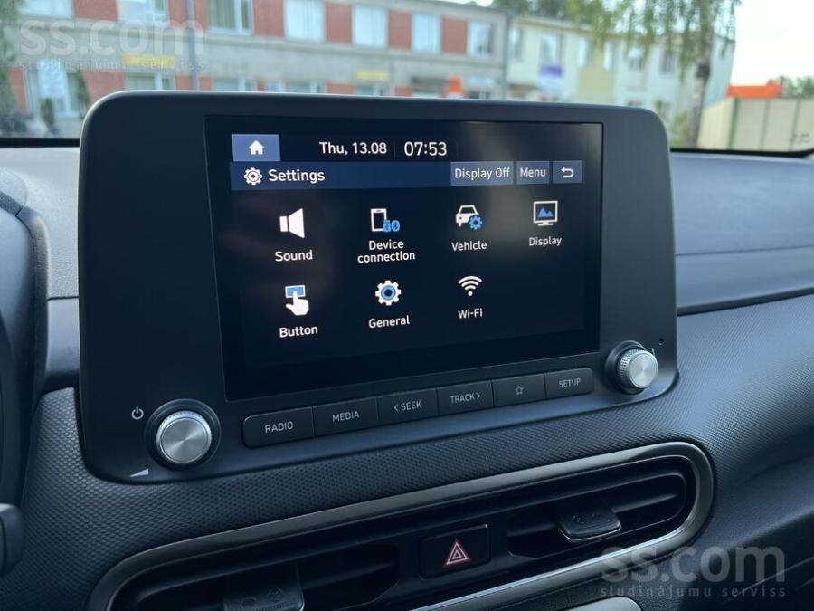 Blue Hyundai Kona 2022 in Riga, with an engine capacity of 1.00 L and mileage of 32 thousand km for 18450 €, photo 17 on AUTOMOTO.COM.LV