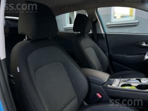 Blue Hyundai Kona 2022 in Riga, with an engine capacity of 1.00 L and mileage of 32 thousand km for 18450 €, photo 21 on AUTOMOTO.COM.LV