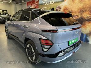 Zils Hyundai Kona 2023 Tallina, ar dzinēja tilpumu 0.00 L un nobraukumu 20 tūkst. km par 44900 €, foto 3 vietnē AUTOMOTO.COM.LV