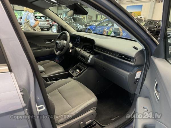 Zils Hyundai Kona 2023 Tallina, ar dzinēja tilpumu 0.00 L un nobraukumu 20 tūkst. km par 44900 €, foto 4 vietnē AUTOMOTO.COM.LV