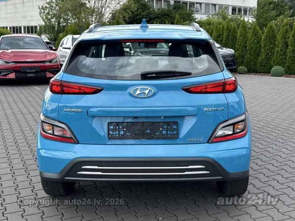 Blue Hyundai Kona 2023 in Tallinn, with an engine capacity of 0.00 L and mileage of 45 thousand km for 24900 €, photo 3 on AUTOMOTO.COM.LV
