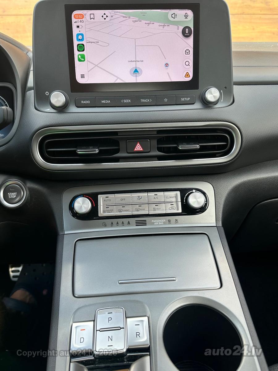 Zils Hyundai Kona 2023 Tallina, ar dzinēja tilpumu 0.00 L un nobraukumu 45 tūkst. km par 23000 €, foto 12 vietnē AUTOMOTO.COM.LV