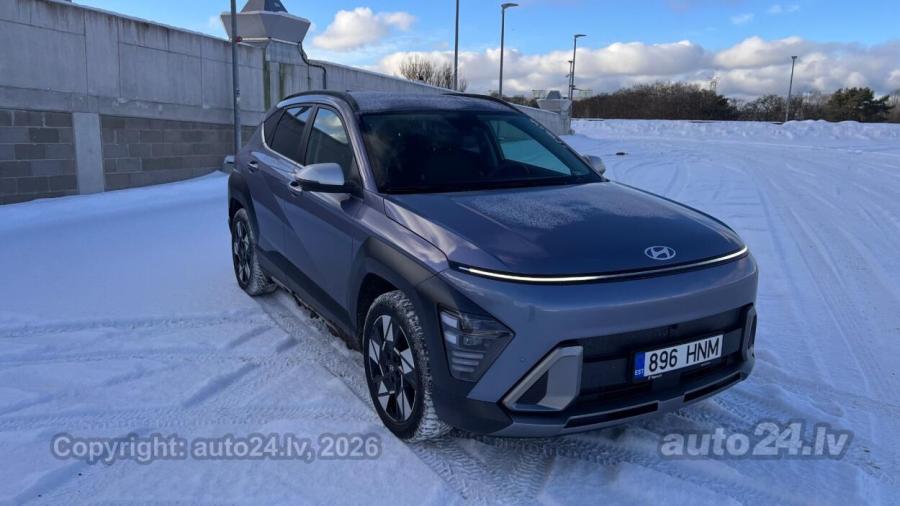 Zils Hyundai Kona 2024 Tallina, ar dzinēja tilpumu 1.60 L un nobraukumu 9 tūkst. km par 29500 €, foto 1 vietnē AUTOMOTO.COM.LV