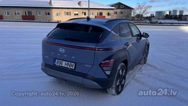 Blue Hyundai Kona 2024 in Tallinn, with an engine capacity of 1.60 L and mileage of 9 thousand km for 29500 €, photo 4 on AUTOMOTO.COM.LV