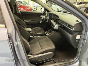 Zils Hyundai Kona 2024 Tallina, ar dzinēja tilpumu 0.00 L un nobraukumu 56 tūkst. km par 35900 €, foto 6 vietnē AUTOMOTO.COM.LV