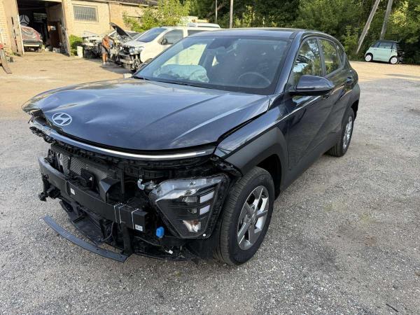 Zils Hyundai Kona 2026 Viļņa, ar dzinēja tilpumu 1.58 L un nobraukumu 11 tūkst. km par 12700 €, foto 1 vietnē AUTOMOTO.COM.LV