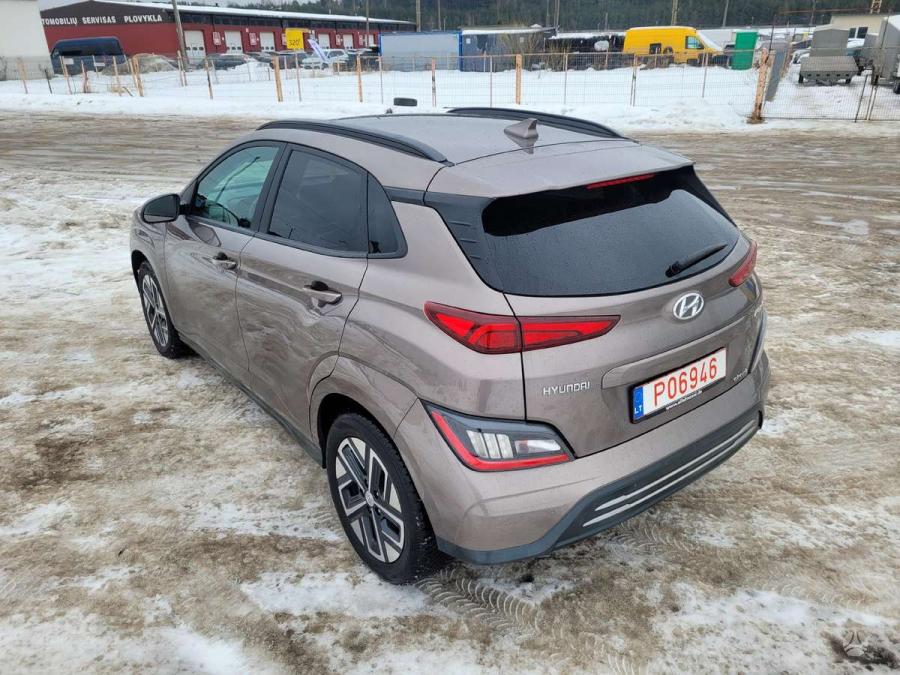 Brown Hyundai Kona 2022 in Vilnius, with an engine capacity of 0.00 L and mileage of 50 thousand km for 15999 €, photo 3 on AUTOMOTO.COM.LV