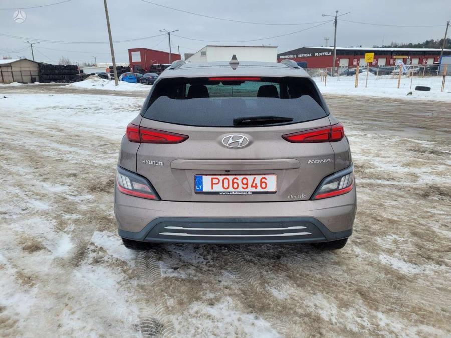 Brown Hyundai Kona 2022 in Vilnius, with an engine capacity of 0.00 L and mileage of 50 thousand km for 15999 €, photo 5 on AUTOMOTO.COM.LV