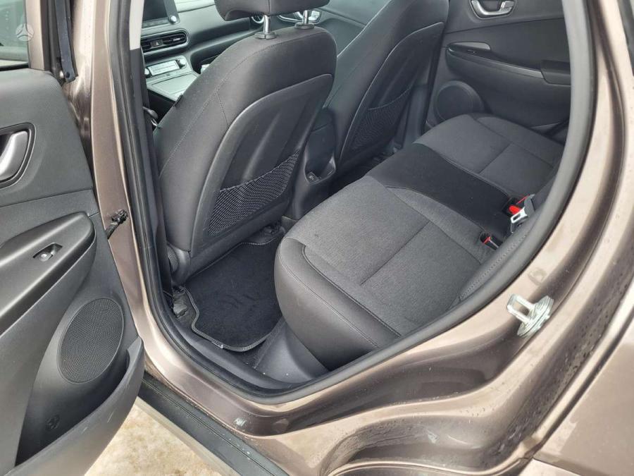 Brown Hyundai Kona 2022 in Vilnius, with an engine capacity of 0.00 L and mileage of 50 thousand km for 15999 €, photo 13 on AUTOMOTO.COM.LV