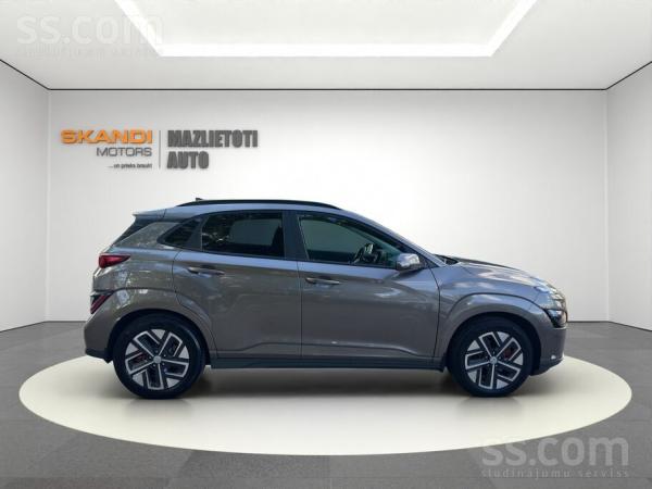 Brown Hyundai Kona 2023 in Riga, with an engine capacity of 0.00 L and mileage of 79 thousand km for 20490 €, photo 7 on AUTOMOTO.COM.LV