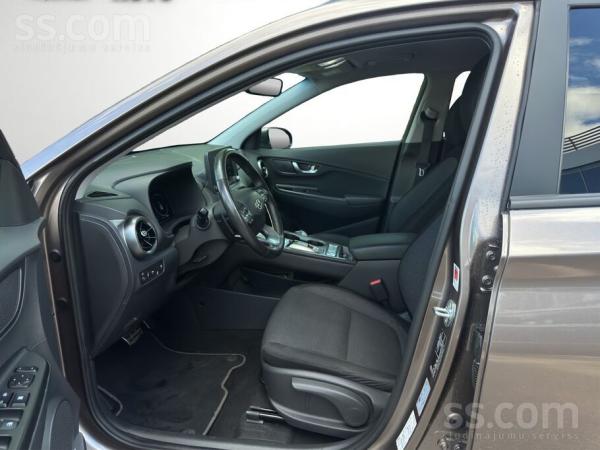 Brown Hyundai Kona 2023 in Riga, with an engine capacity of 0.00 L and mileage of 79 thousand km for 20490 €, photo 9 on AUTOMOTO.COM.LV
