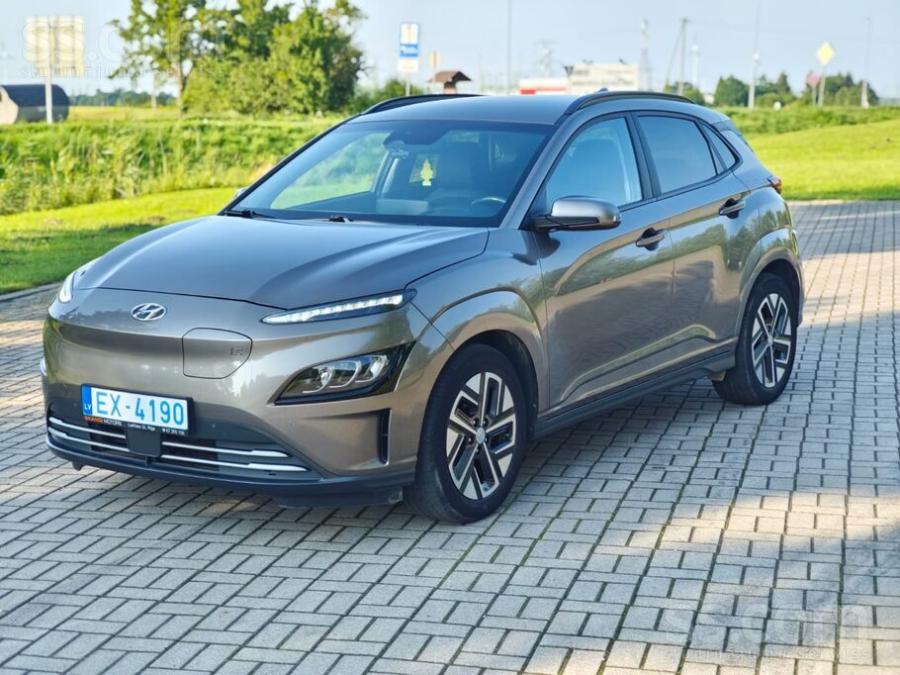Brown Hyundai Kona 2022 in Liepaja, with an engine capacity of 1.60 L and mileage of 78 thousand km for 24900 €, photo 13 on AUTOMOTO.COM.LV