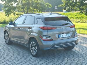 Brown Hyundai Kona 2022 in Liepaja, with an engine capacity of 1.60 L and mileage of 78 thousand km for 24900 €, photo 16 on AUTOMOTO.COM.LV