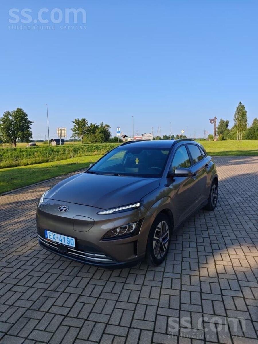 Brown Hyundai Kona 2022 in Liepaja, with an engine capacity of 1.60 L and mileage of 78 thousand km for 24900 €, photo 17 on AUTOMOTO.COM.LV
