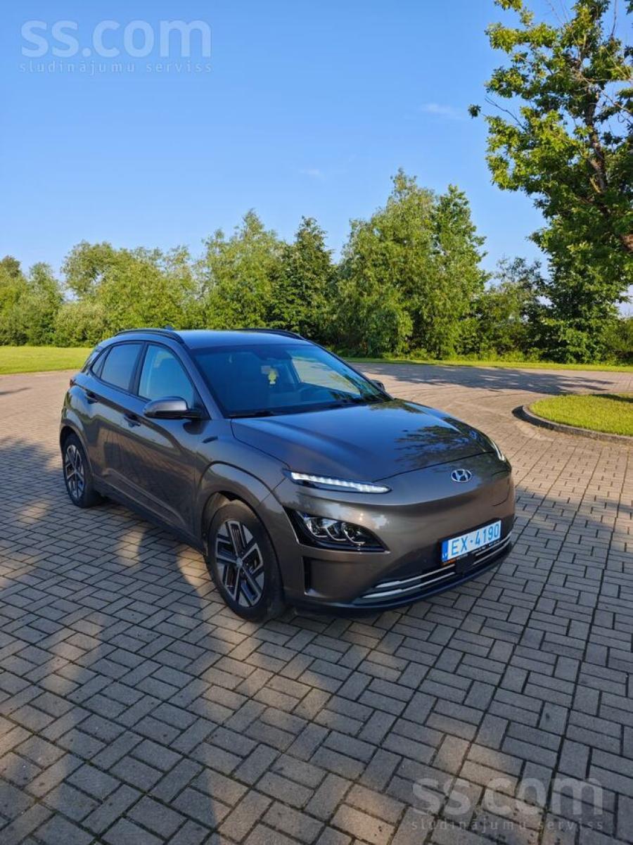 Brown Hyundai Kona 2022 in Liepaja, with an engine capacity of 1.60 L and mileage of 78 thousand km for 24900 €, photo 18 on AUTOMOTO.COM.LV